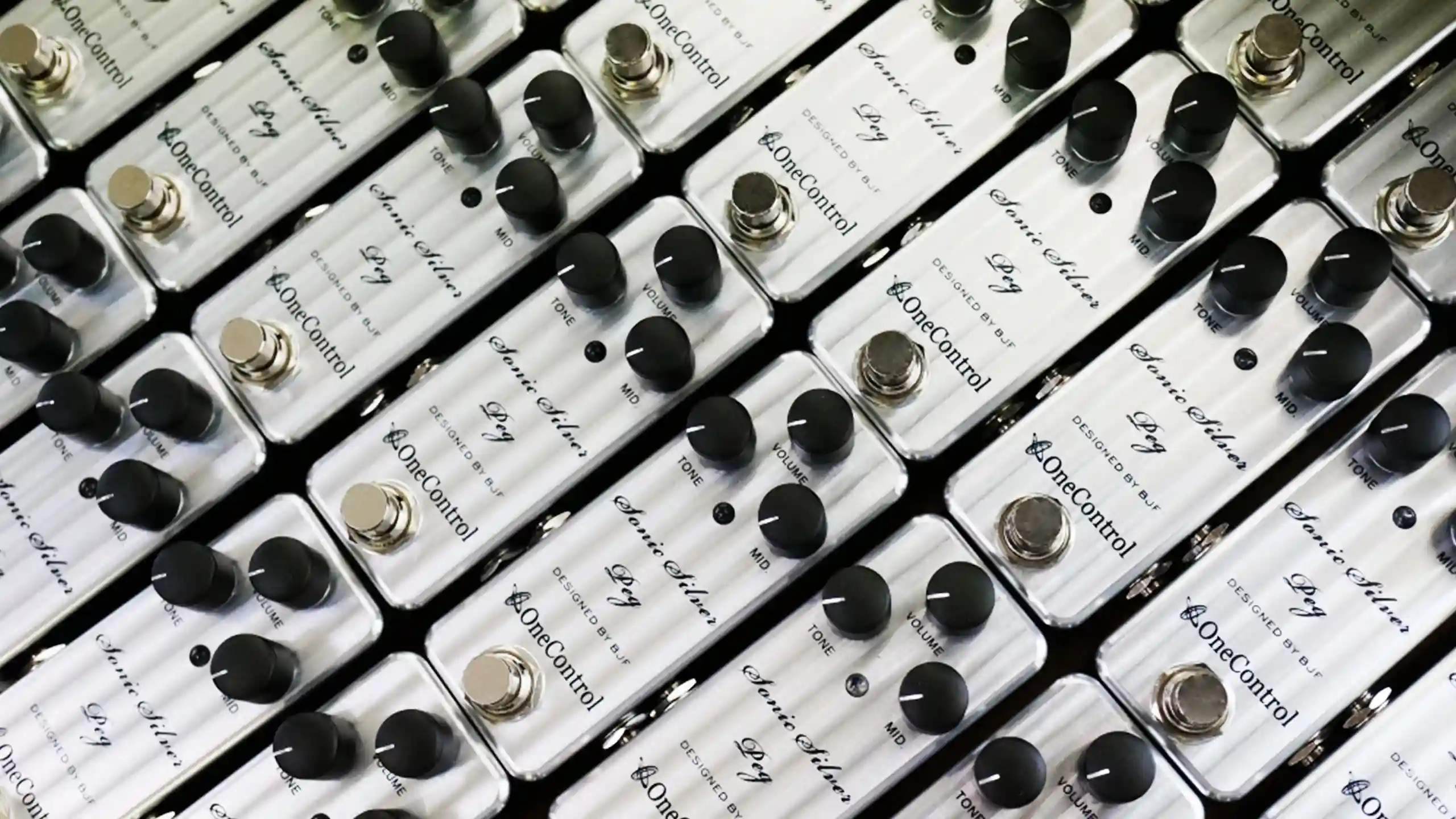 伝説のアンペグサウンド！究極のベースアンプAIAB、One Control Sonic Silver Peg